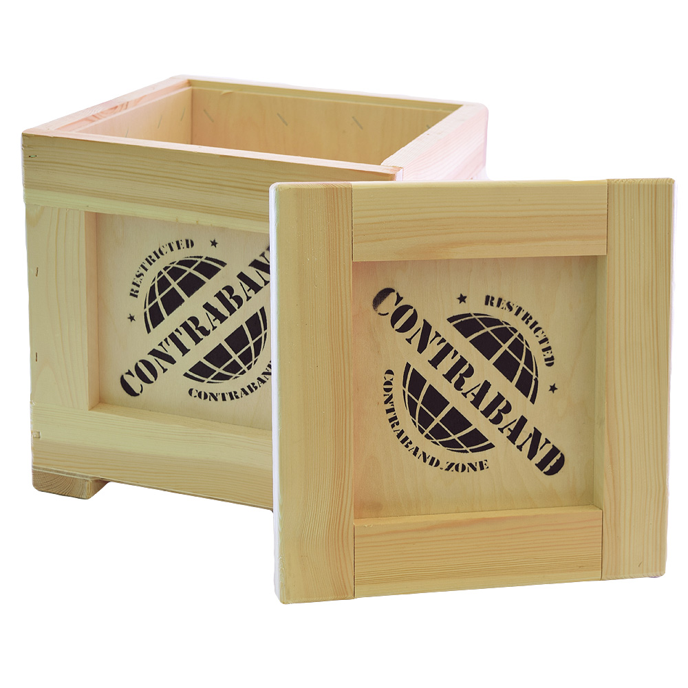 Box mit Brechstange Moët & Chandon Champagne Contraband